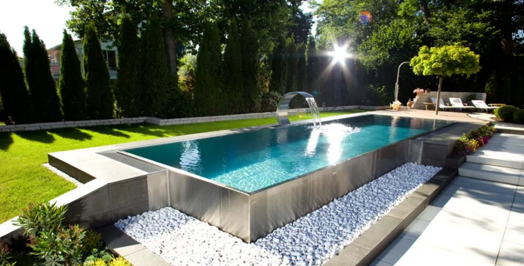 4 materiales para la piscina, ¿cuál es mejor?