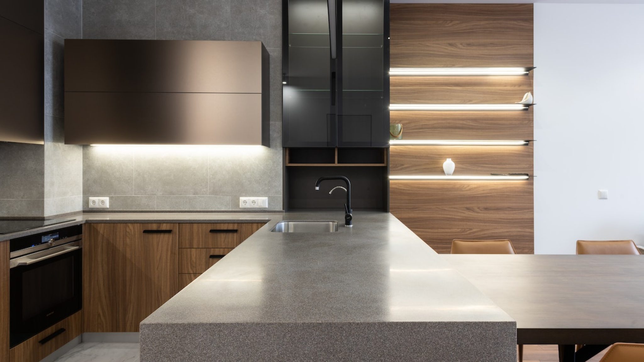 Diferencias entre línea blanca y línea marrón, ¿qué significa?